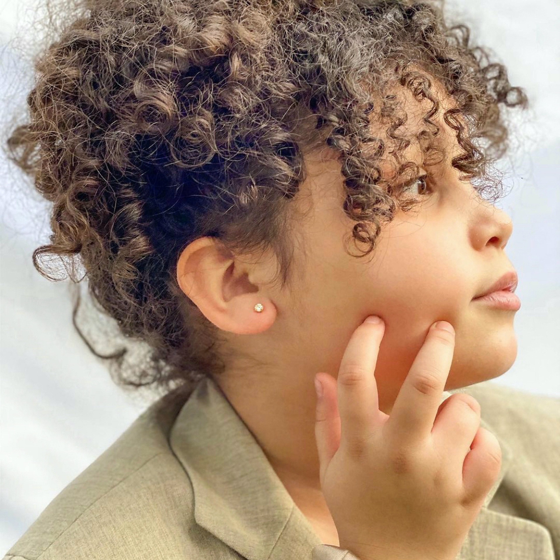 14k yellow gold 3mm pink crystal ear piercing | mori